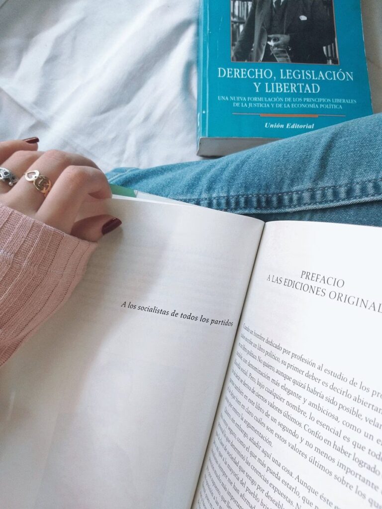 El Infinito Universo de los Libros: ¿Qué es Posible Leer? | Librería la ...