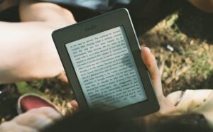 ¿Cómo Elegir el Formato de Libros para Kindle? | Librería la Tijera